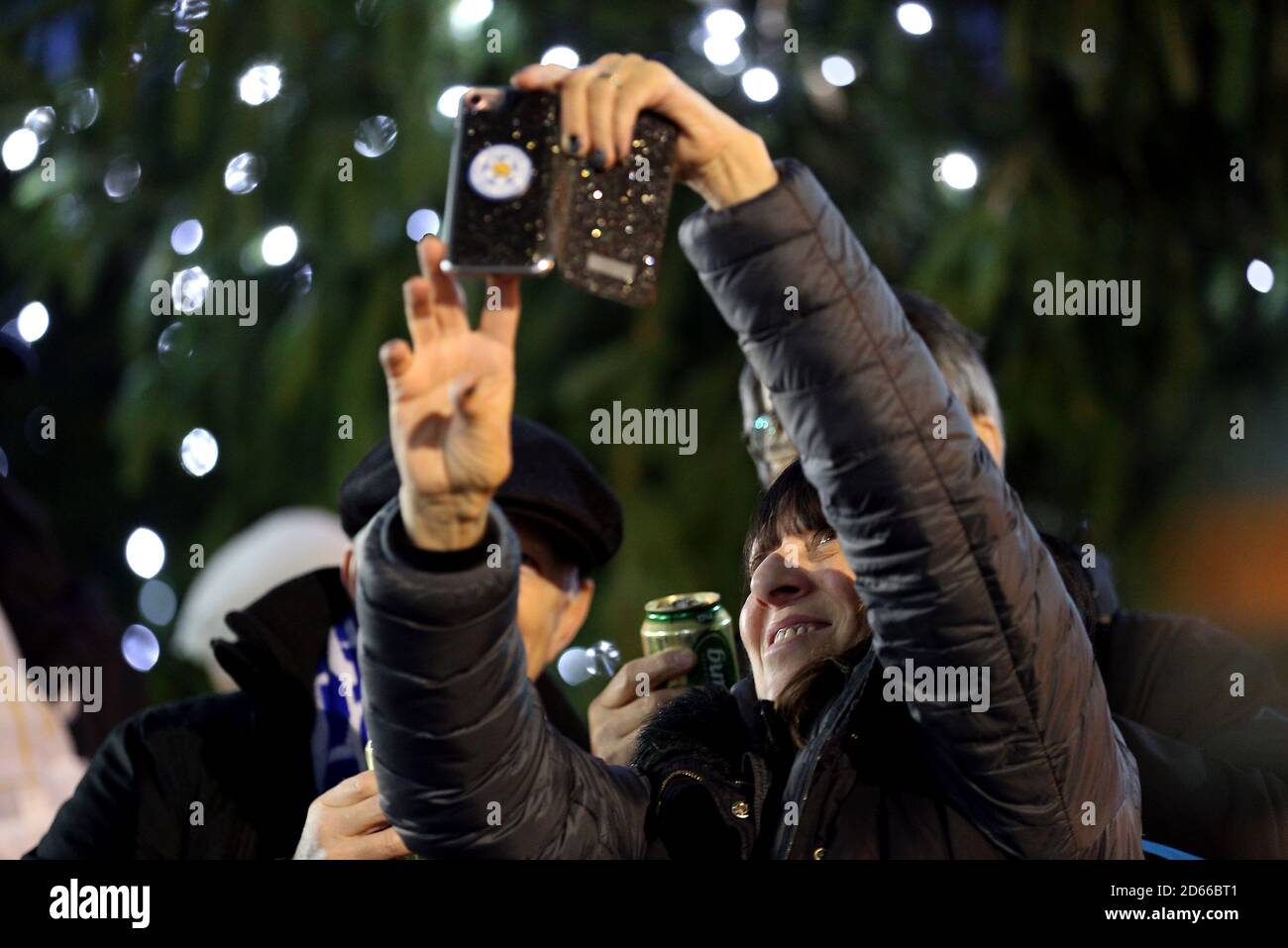 Premier league football fans selfie hi-res stock photography and images ...