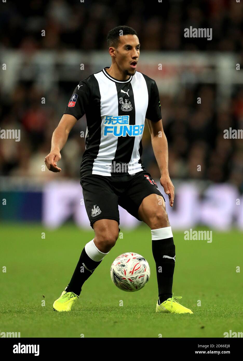 Newcastle United's Isaac Hayden Stock Photo - Alamy