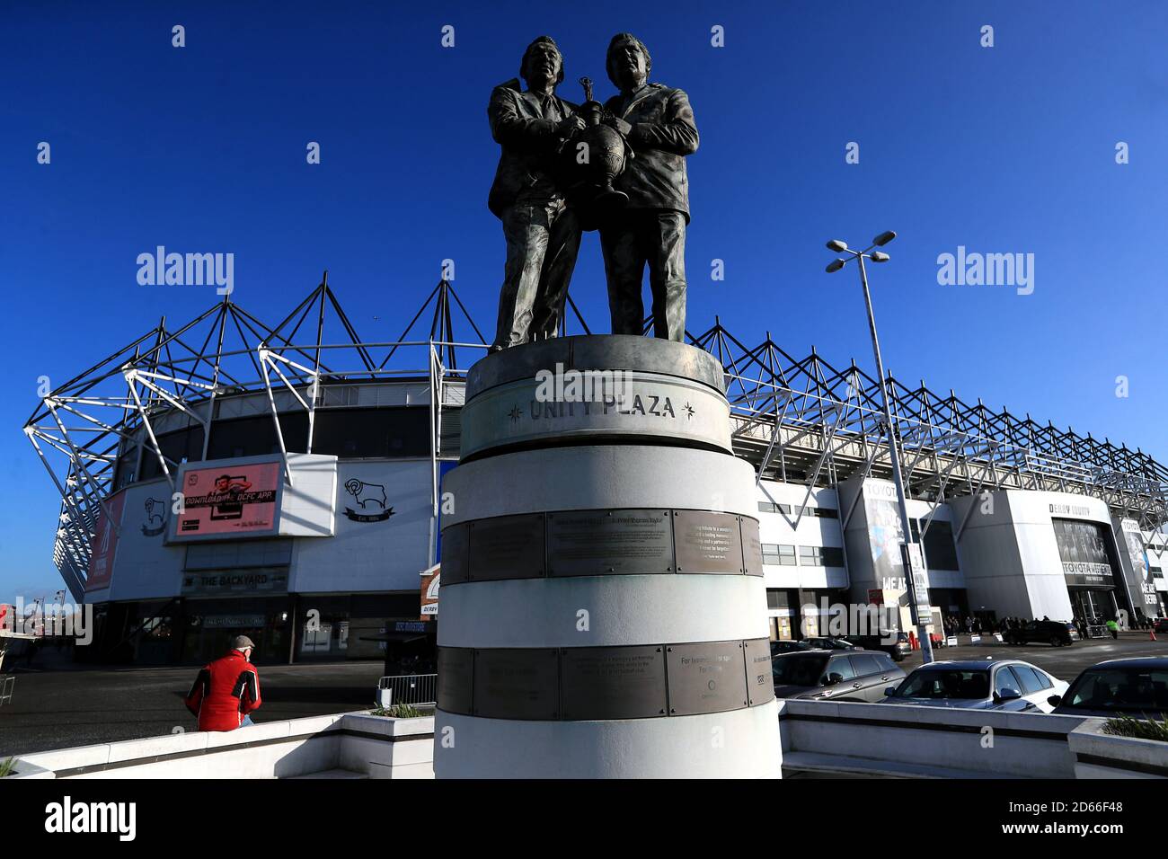Brian clough and peter taylor statue hi-res stock photography and ...