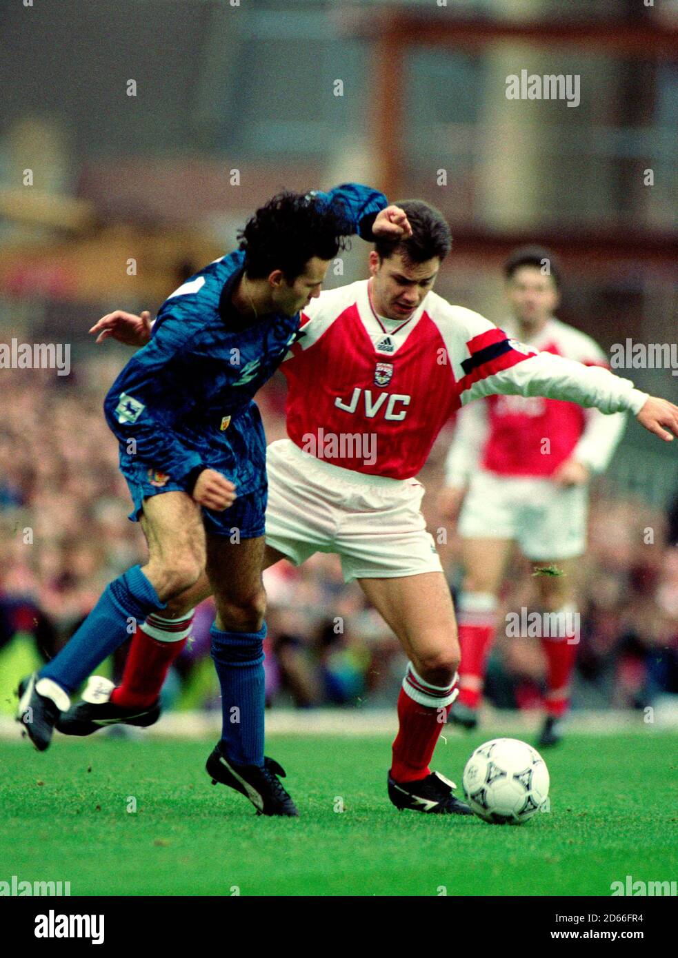 (L-R) Ryan Giggs, Manchester United, and David Hillier, Arsenal Stock ...