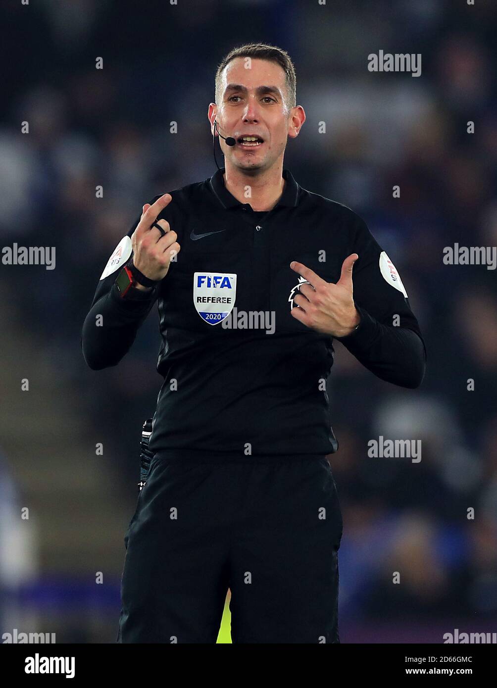 David coote premier league hi-res stock photography and images - Alamy