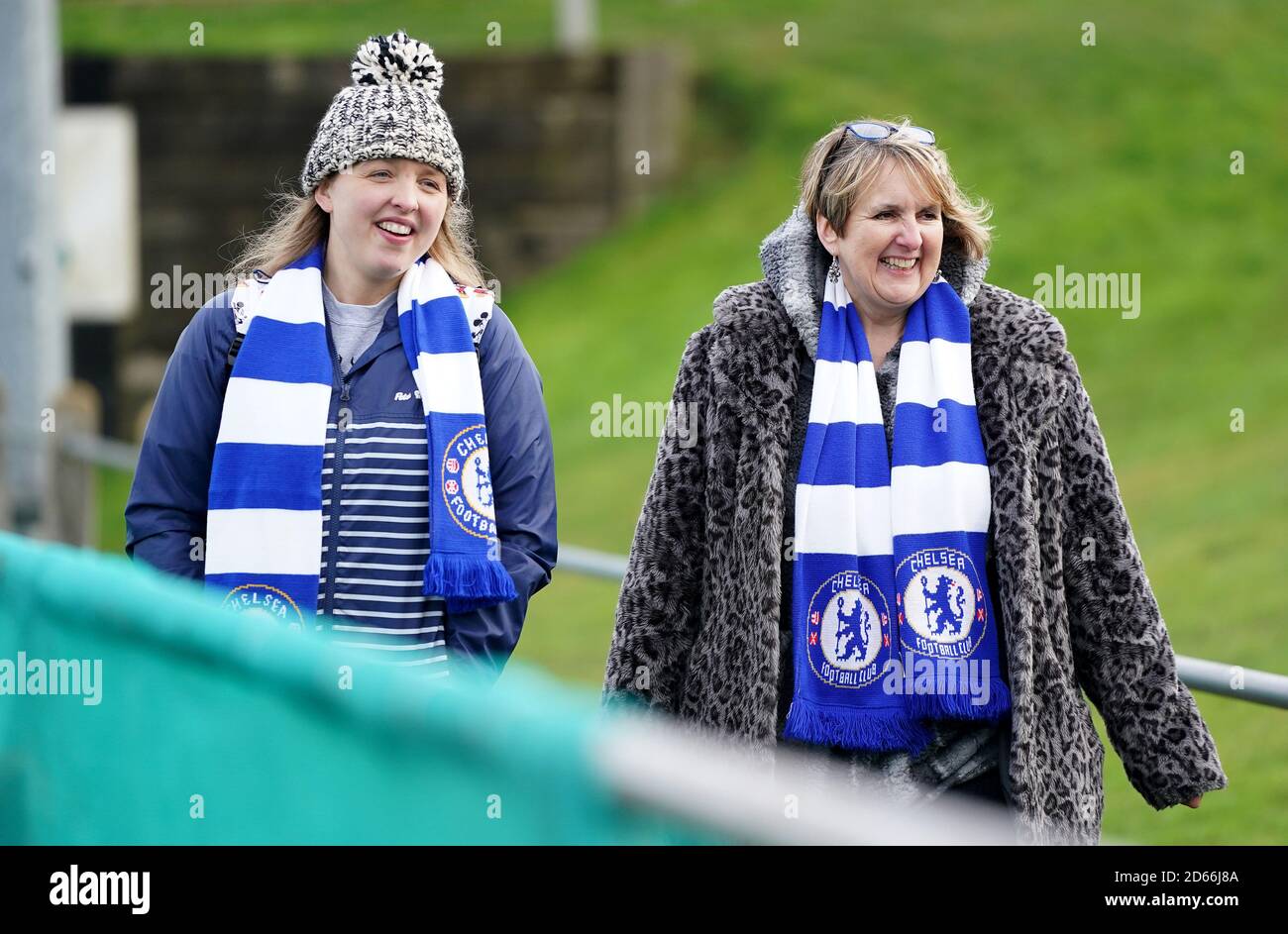 Chelsea fans female hi-res stock photography and images - Alamy