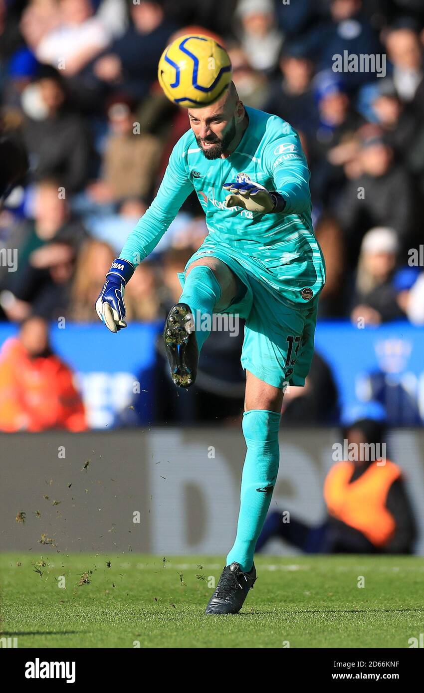 Chelsea goalkeeper Willy Caballero in action Stock Photo - Alamy