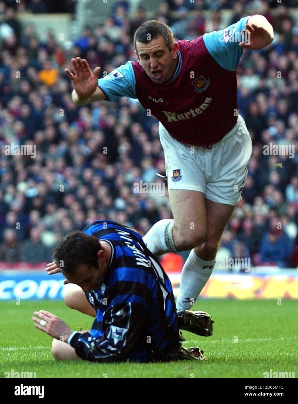 Football noel whelan hi-res stock photography and images - Alamy