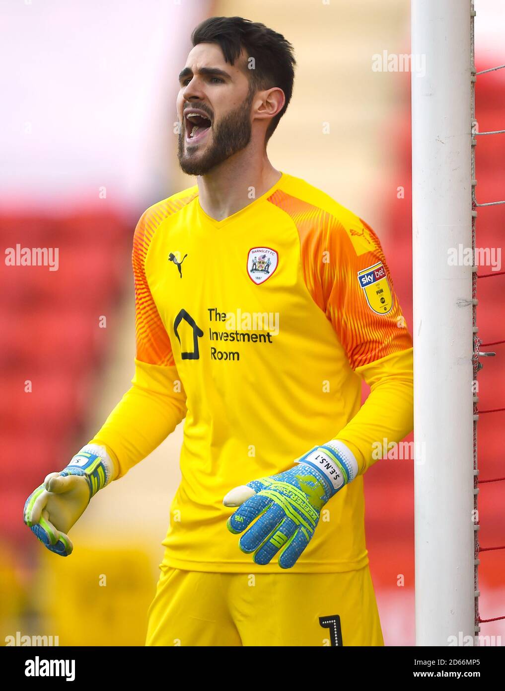 Barnsley goalkeeper Sami Radlinger Stock Photo - Alamy