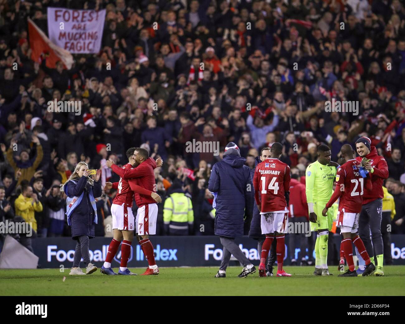 Nottingham Forest players celebrate at the end of the match Stock Photo ...
