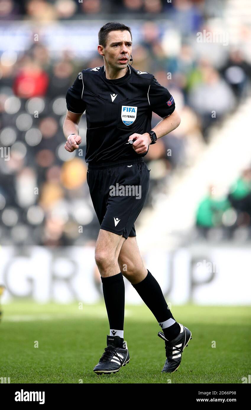 Match referee Kevin John Clancy Stock Photo - Alamy
