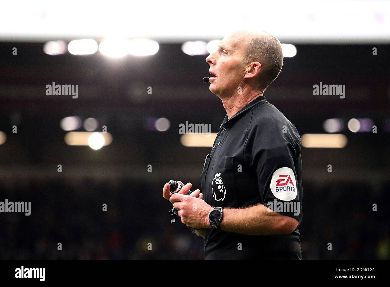 Referee Mike Dean Stock Photo - Alamy