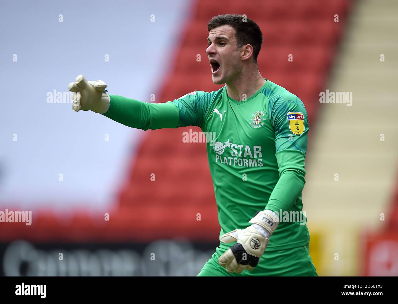 Luton Town goalkeeper Simon Sluga Stock Photo - Alamy