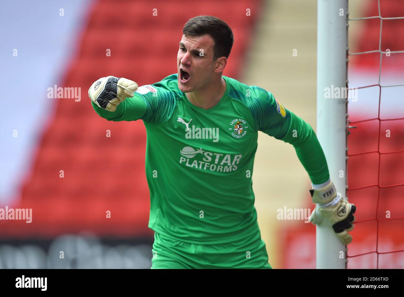 Luton Town goalkeeper Simon Sluga Stock Photo - Alamy