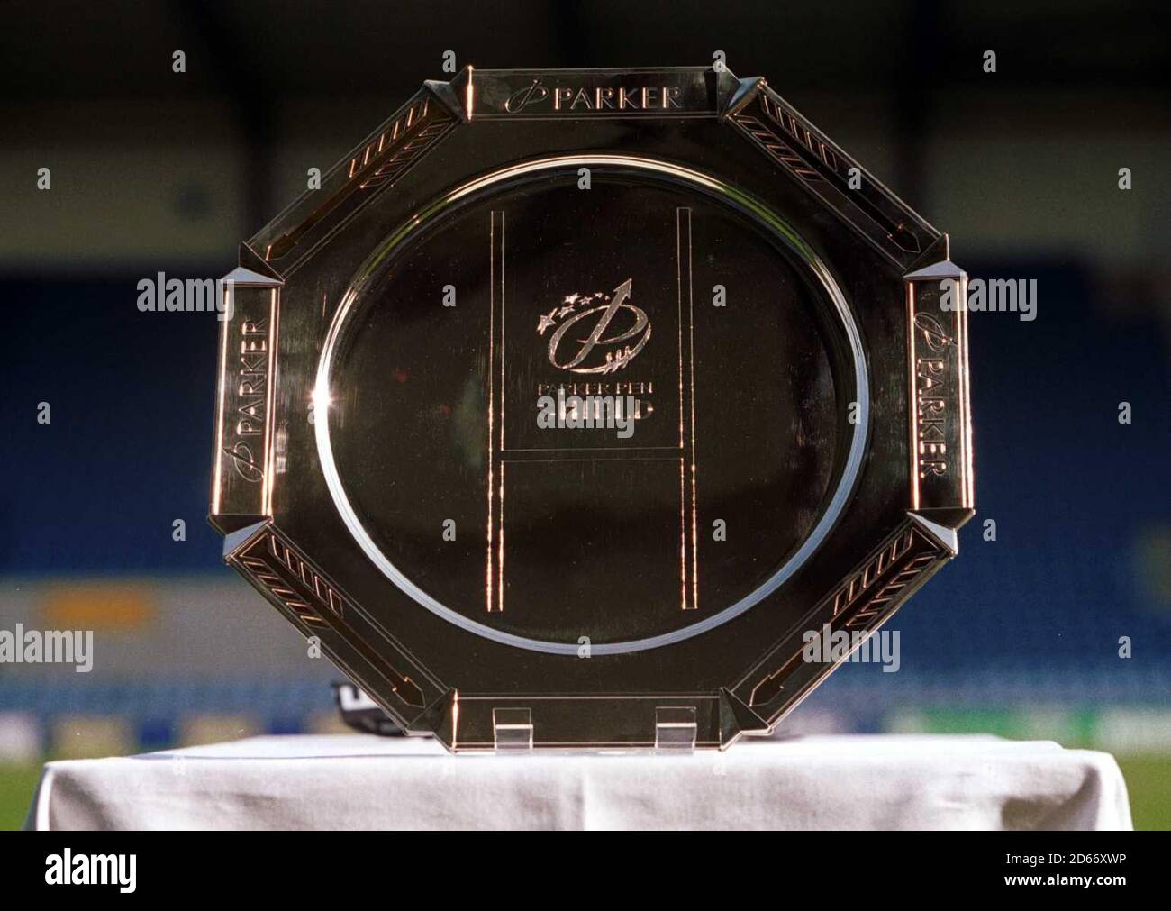 Parker Pen Shield Stock Photo - Alamy