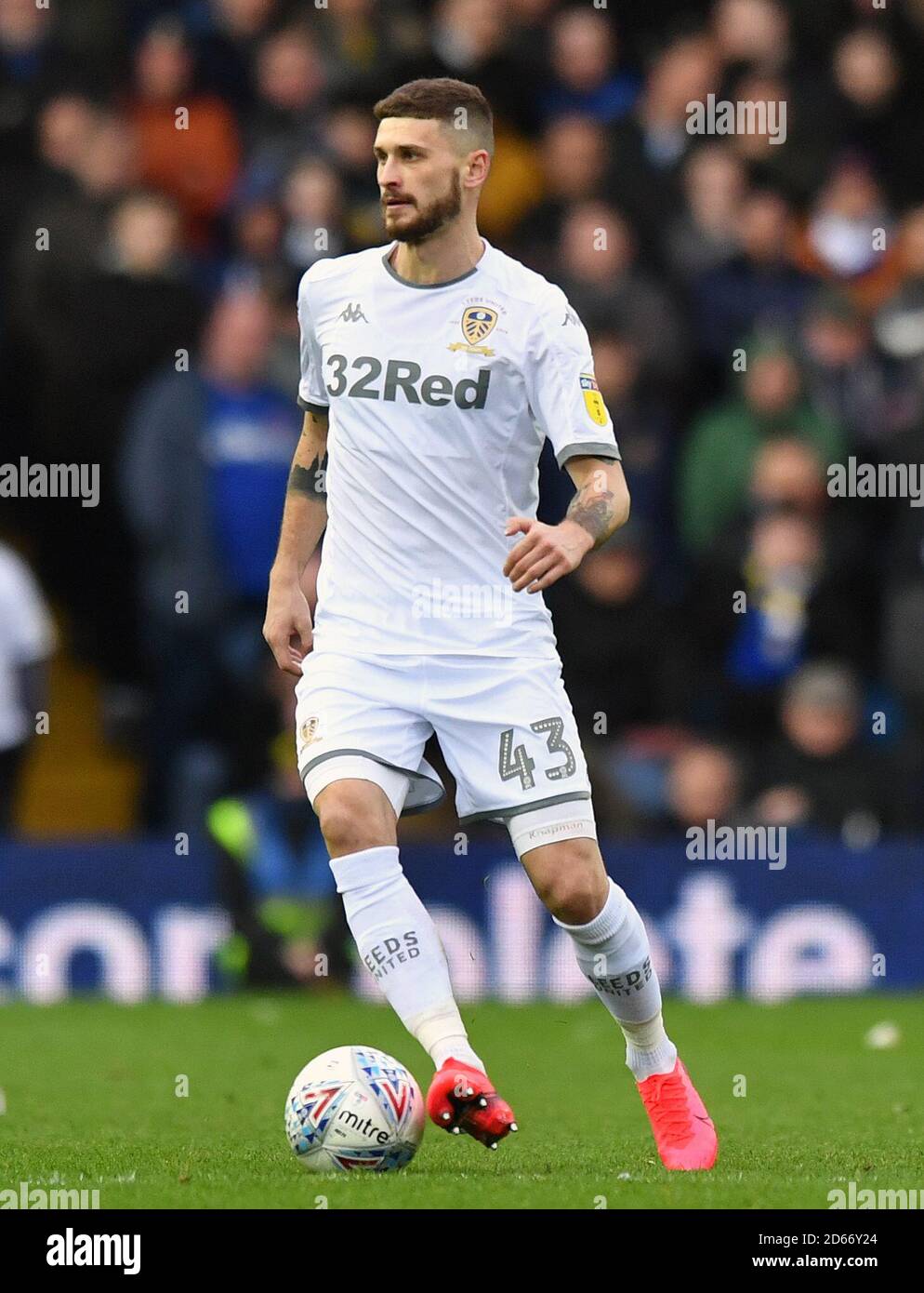 Leeds uniteds mateusz klich hi-res stock photography and images - Alamy