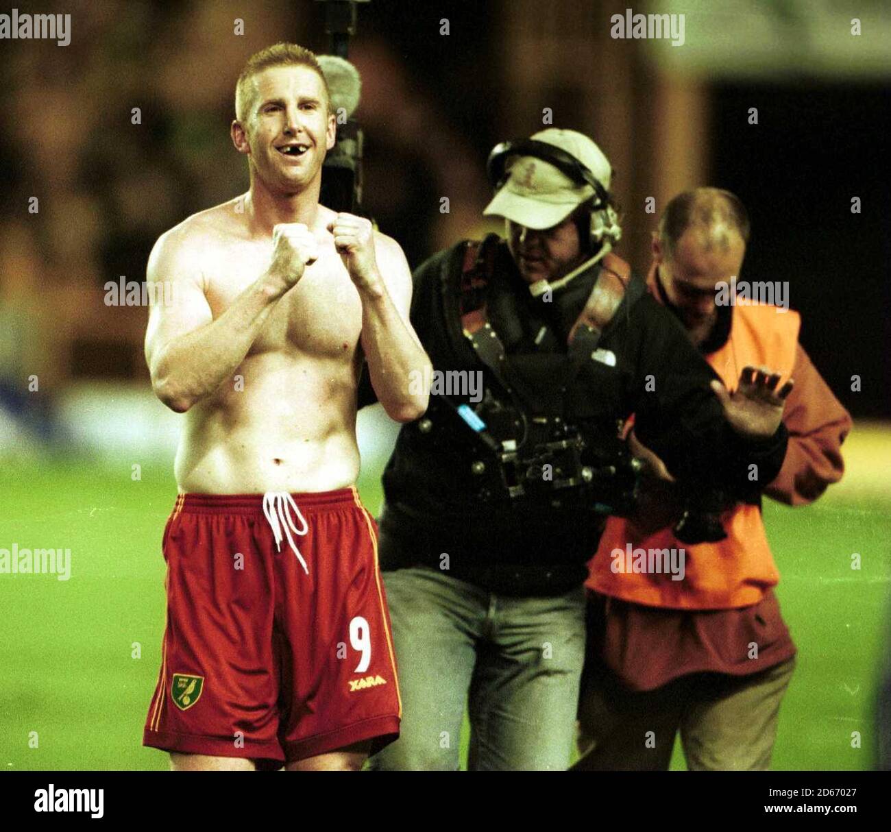 Norwich City's Iwan Roberts celebrates victory against Wolverhampton ...