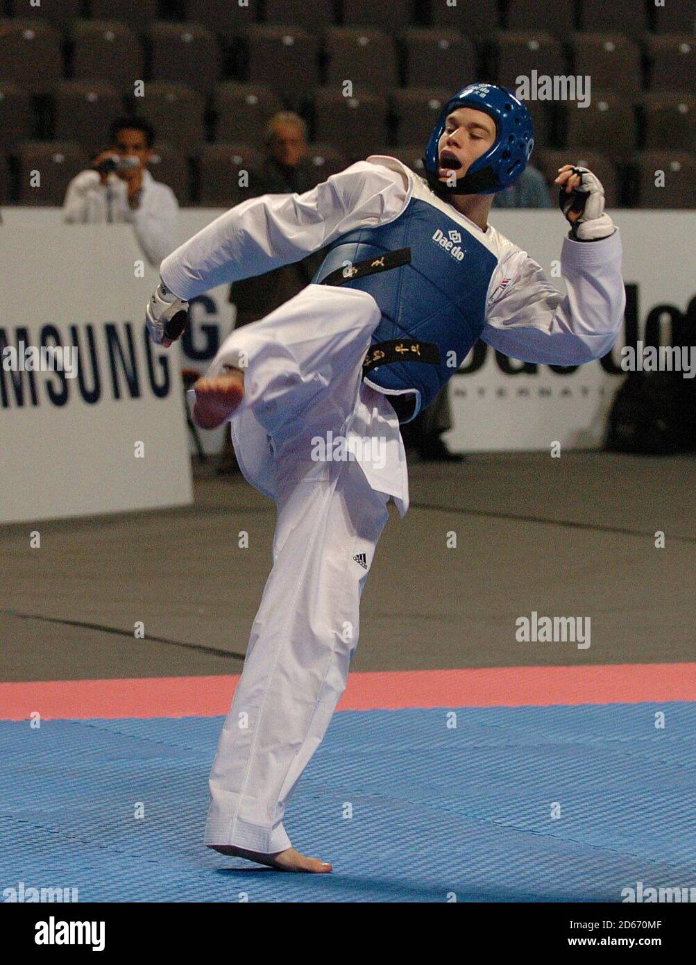 Aaron cook hi-res stock photography and images - Alamy