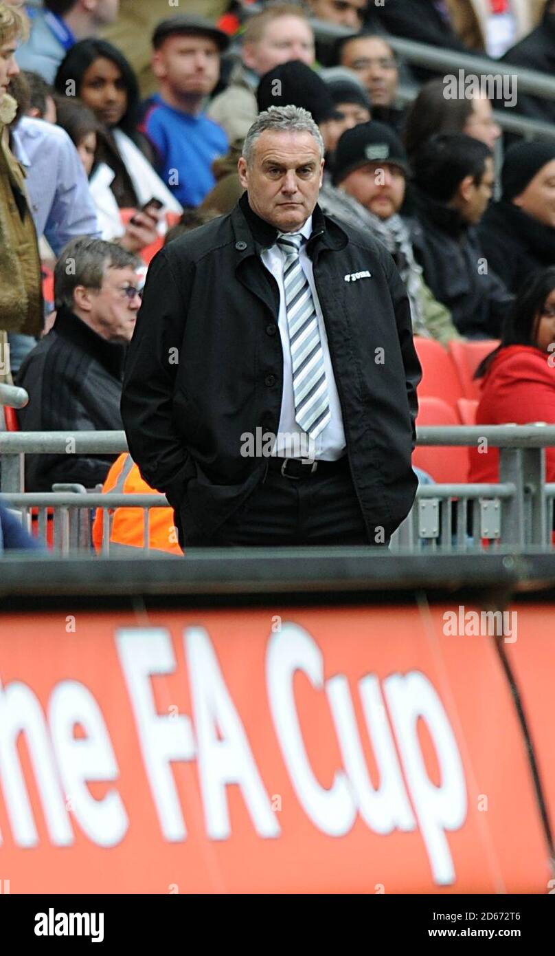 Cardiff city manager dave jones on touchline hi-res stock photography ...