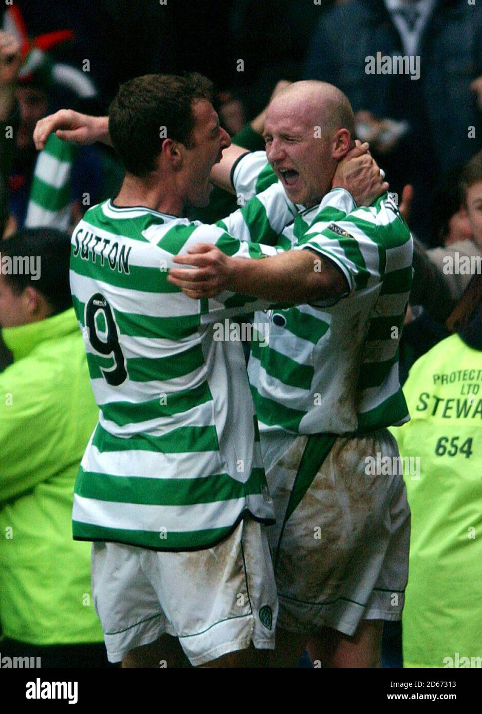 John hartson chris sutton hi-res stock photography and images - Alamy