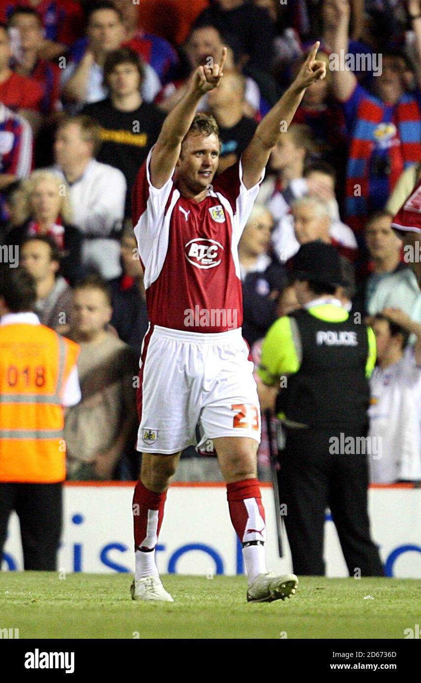 Lee trundle hi-res stock photography and images - Alamy