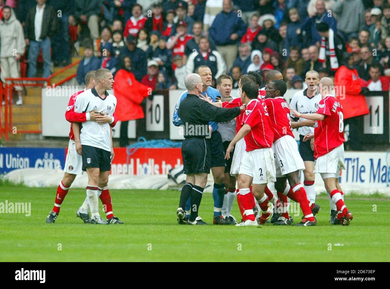 Louis saha fulham premier league hi-res stock photography and images ...
