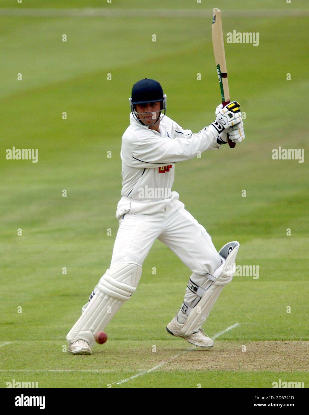 Warwickshire's Jonathon Trott hits out on his way to 63 Stock Photo - Alamy