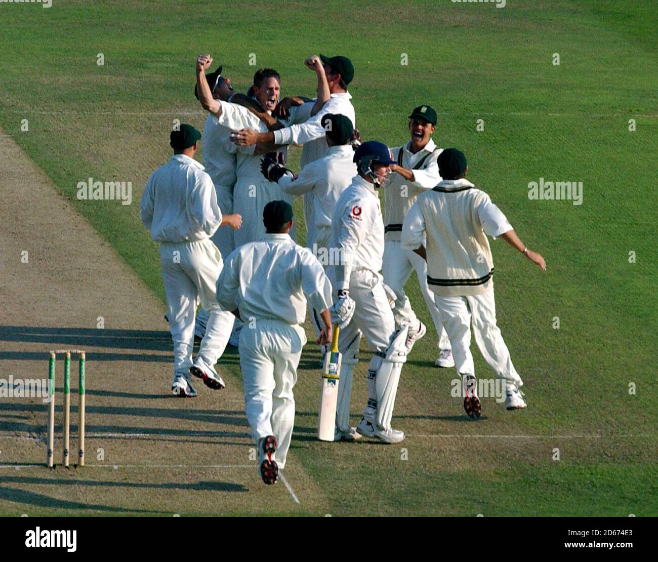 South africas shaun pollock hi-res stock photography and images - Alamy