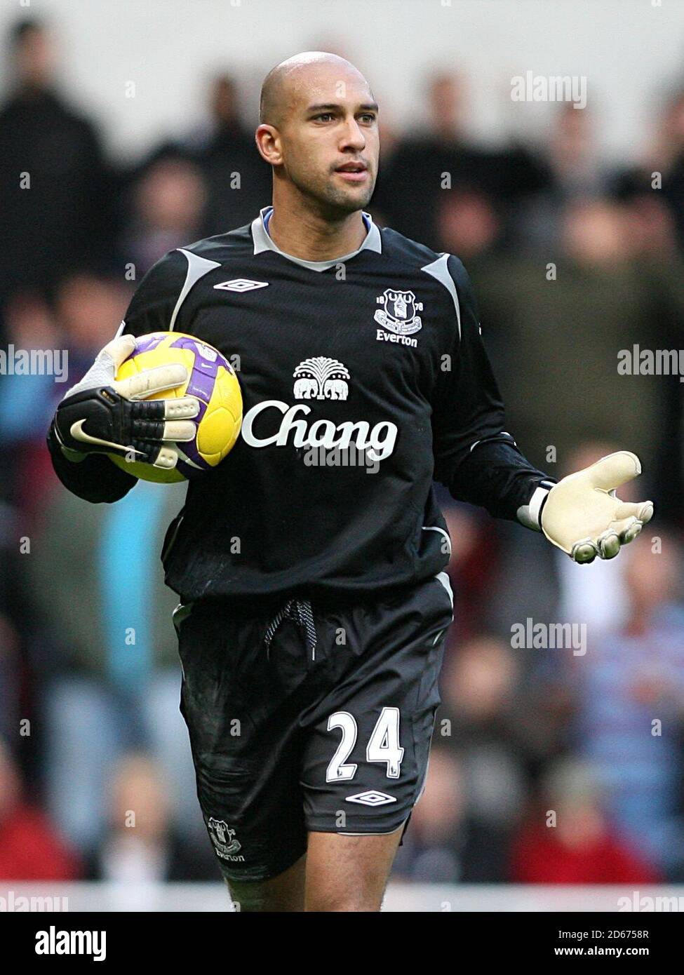 Tim Howard, Everton goalkeeper Stock Photo - Alamy