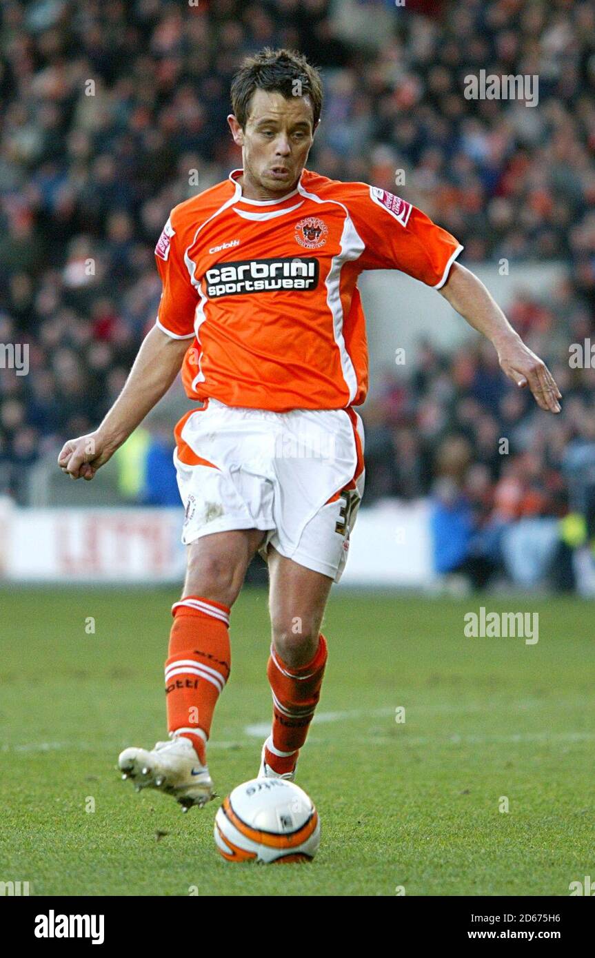 Soccer lee hendrie hi-res stock photography and images - Alamy