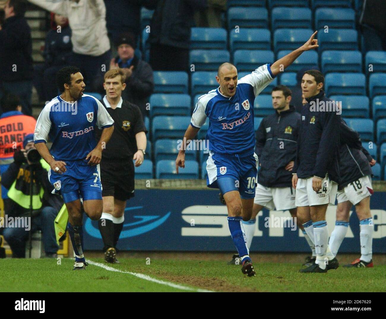 Millwalls danny dichio hi-res stock photography and images - Alamy