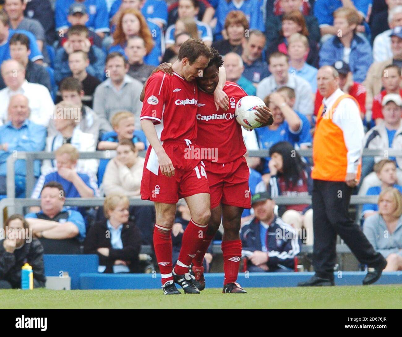 Nottingham Forest's David Johnson celebrates his second goal with Eoin ...