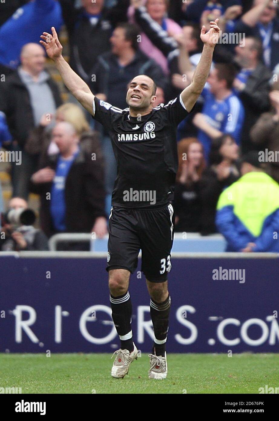 Chelsea's Alex celebrates scoring their second goal Stock Photo - Alamy