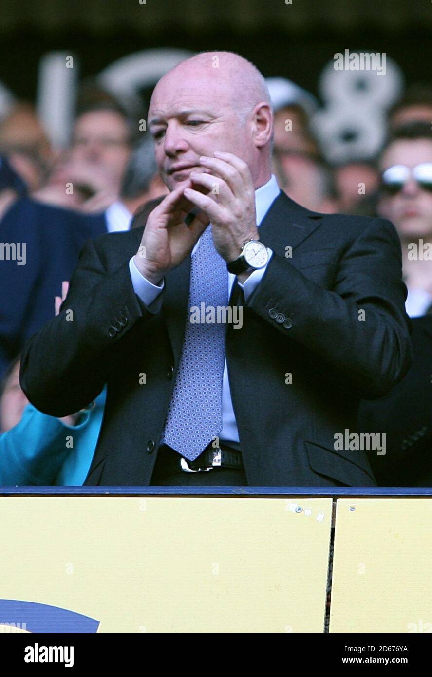 Chelsea Chief Executive Peter Kenyon in the stands Stock Photo - Alamy