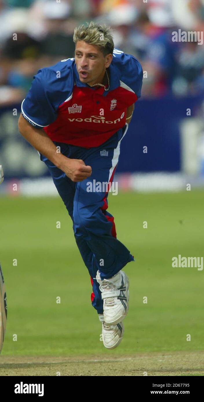 England's Sajid Mahmood Stock Photo - Alamy