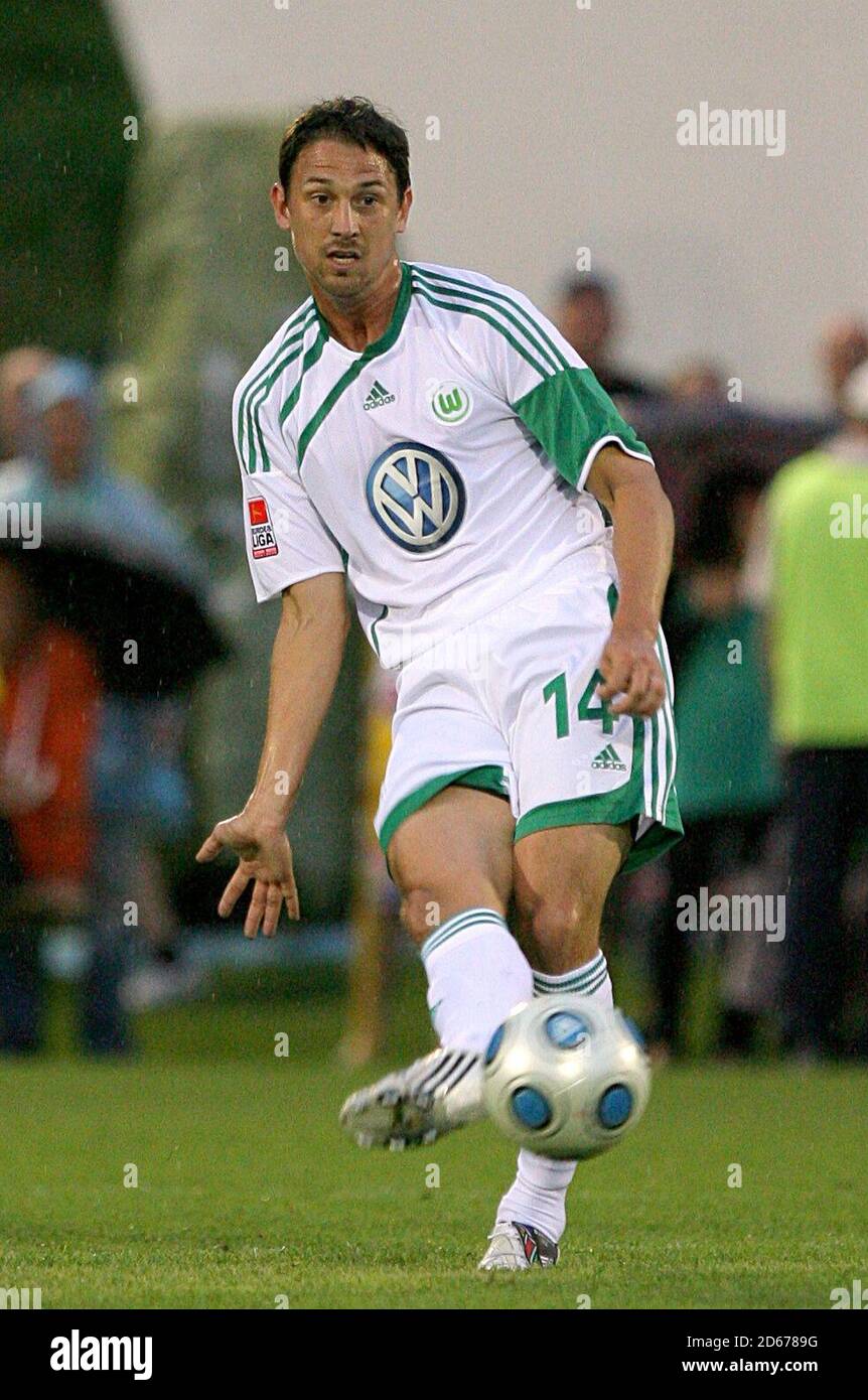 Jonathan Santana, Vfl Wolfsburg Stock Photo - Alamy