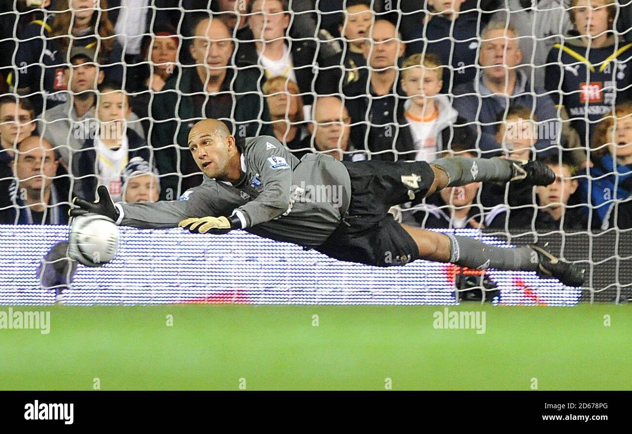 Full length goalkeeper datacoapplies hi-res stock photography and images - Alamy