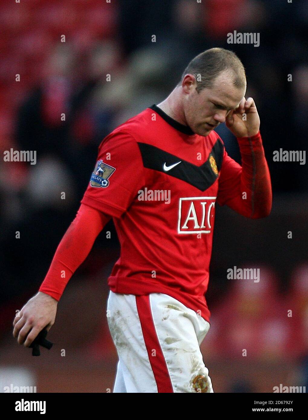 Manchester United's Wayne Rooney walk off dejected after the final ...