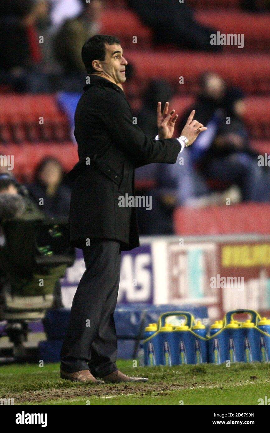 Roberto martinez wigan athletic manager hi-res stock photography and ...