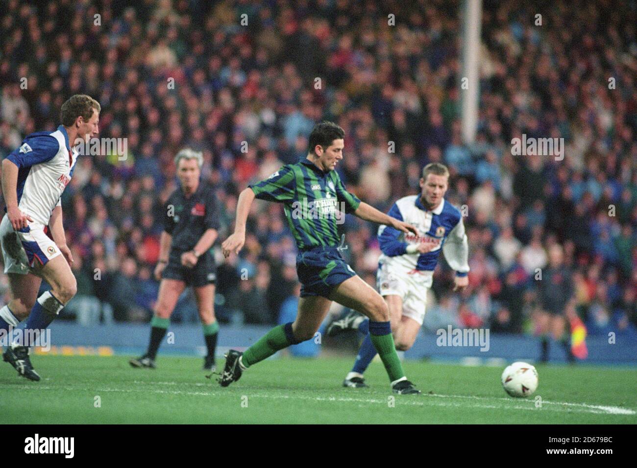 Football utd color colour action hi-res stock photography and images ...