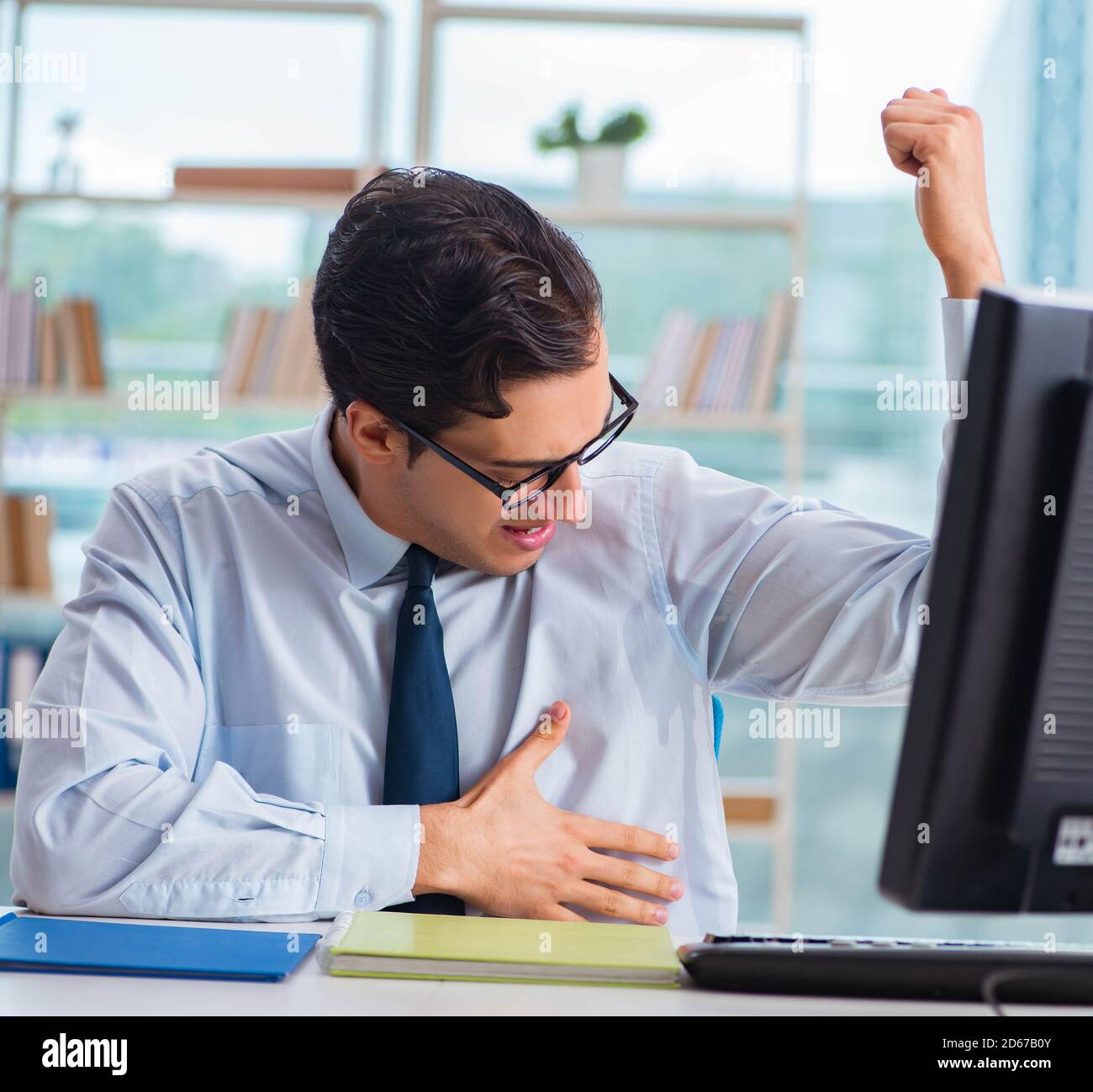 Man sweating profusely hi-res stock photography and images - Alamy