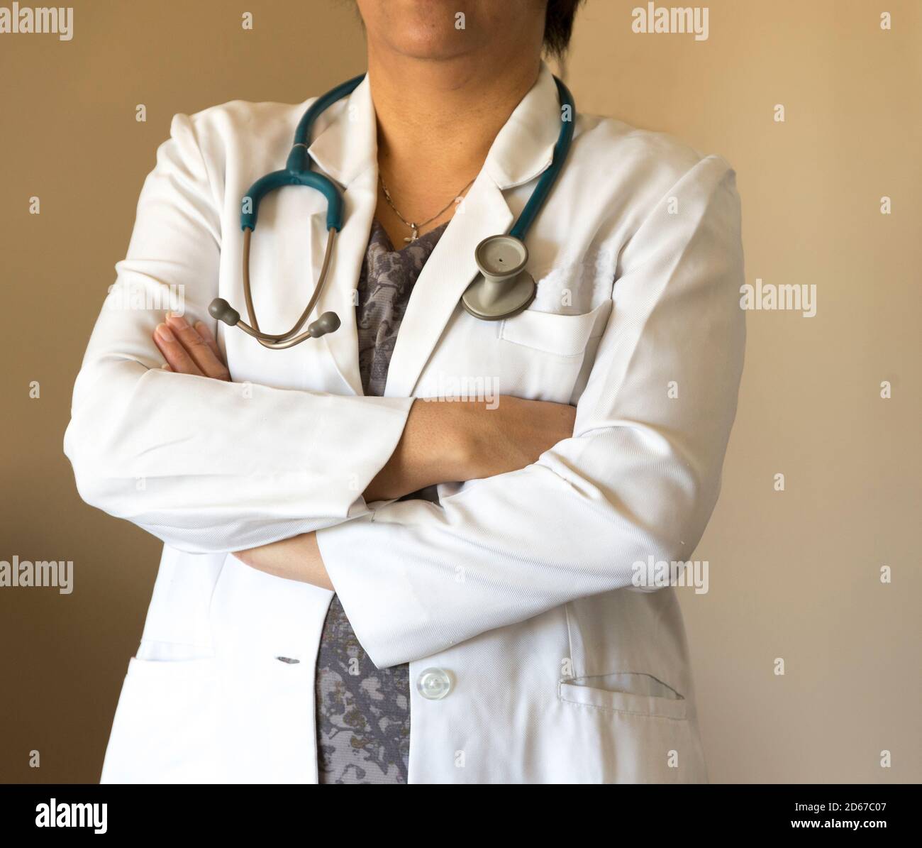 Female docto with stethoscope over the shoulder Stock Photo - Alamy