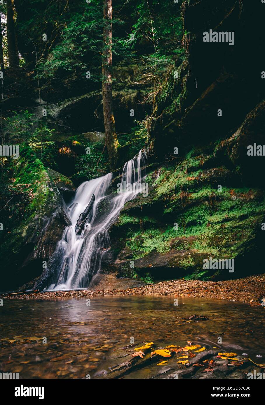 Waterfalls photos hi-res stock photography and images - Alamy