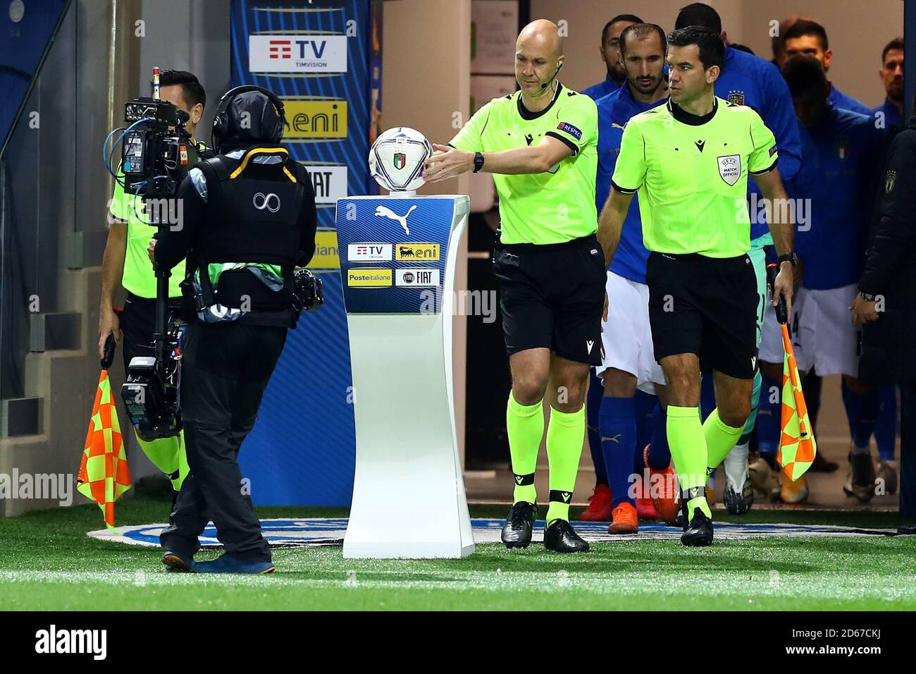 BERGAMO, ITALY - OCTOBER 14: Assistant Referee Gary Beswick, Referee ...