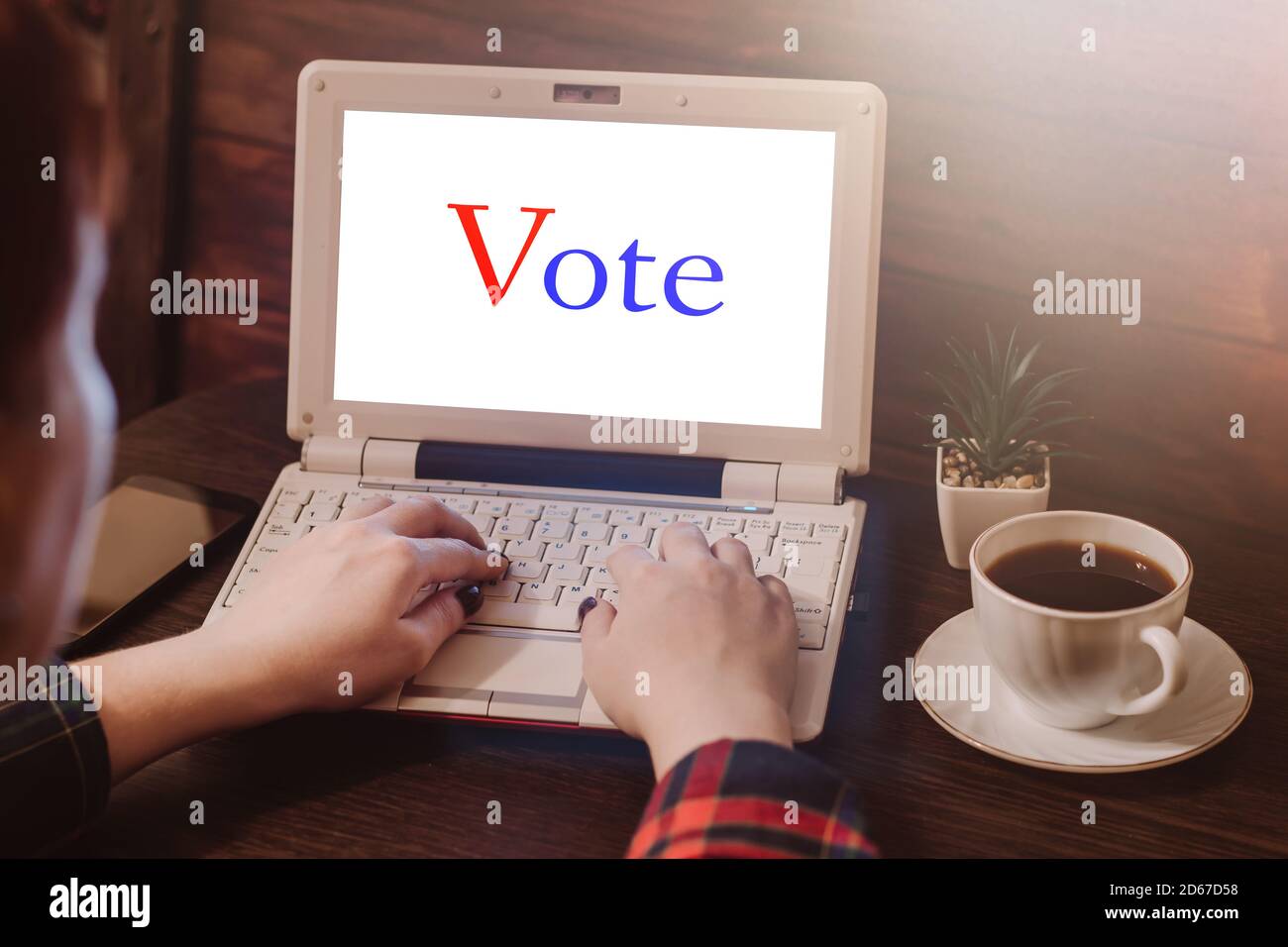 Online survey checklist hi-res stock photography and images - Alamy