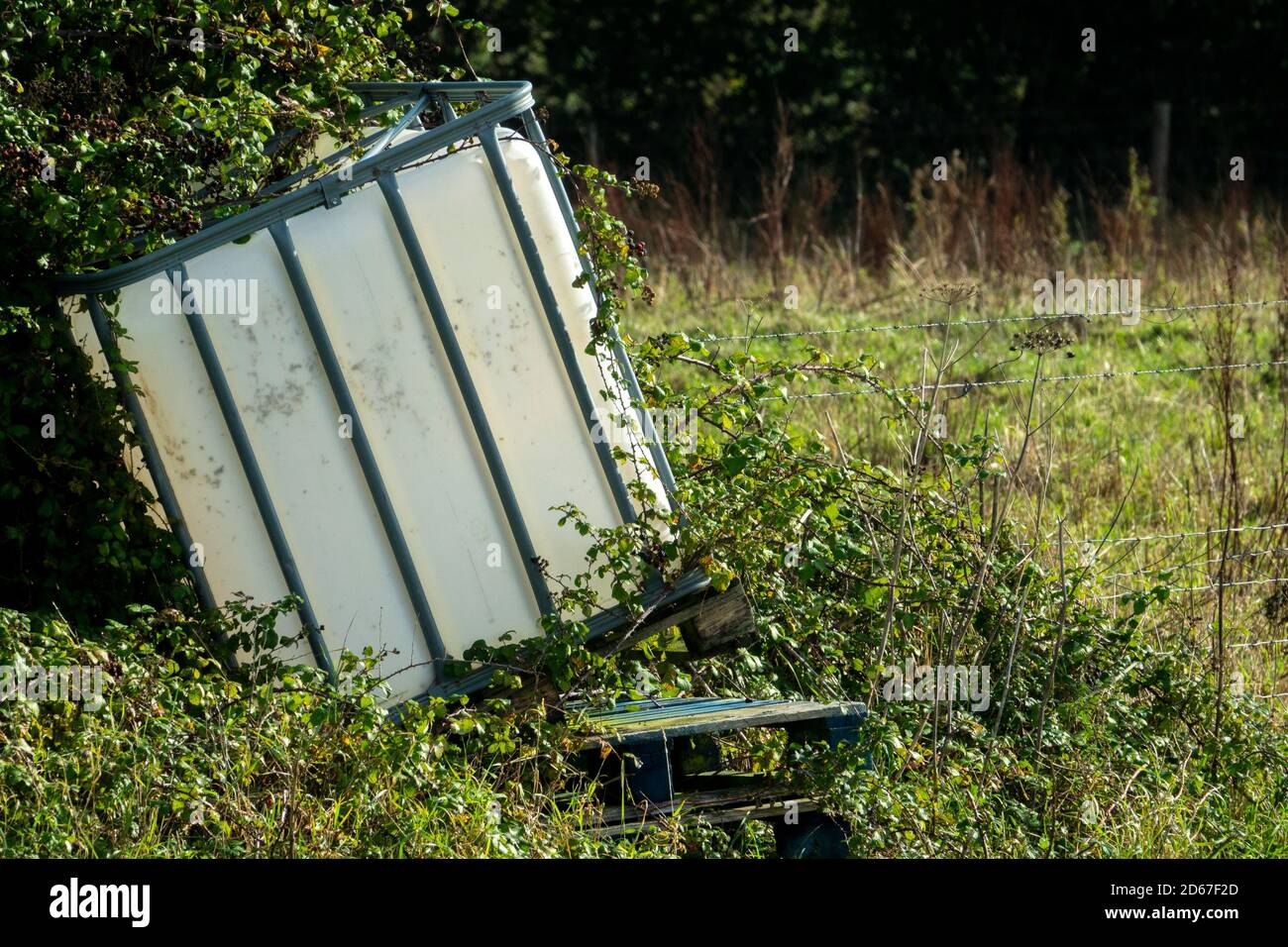 Plastic water tank hi-res stock photography and images - Alamy