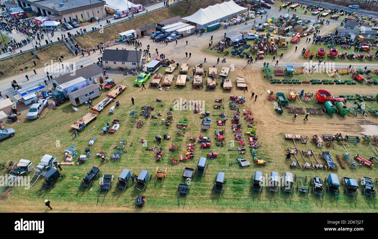 Pennsylvania amish auction hi-res stock photography and images - Alamy