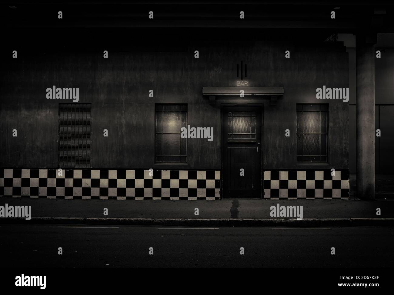 Back alley at night hi-res stock photography and images - Alamy