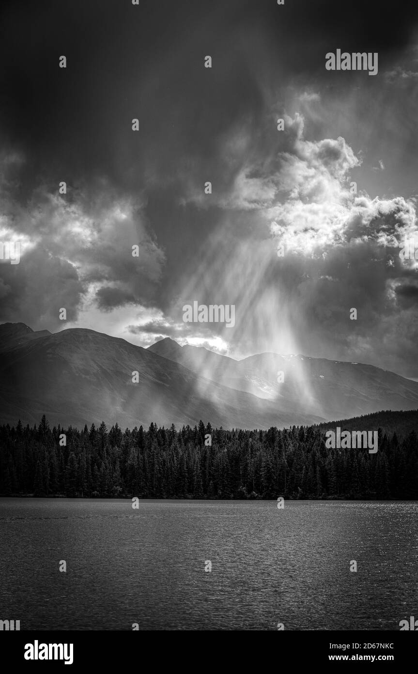 Light rays on Annette Lake Stock Photo - Alamy