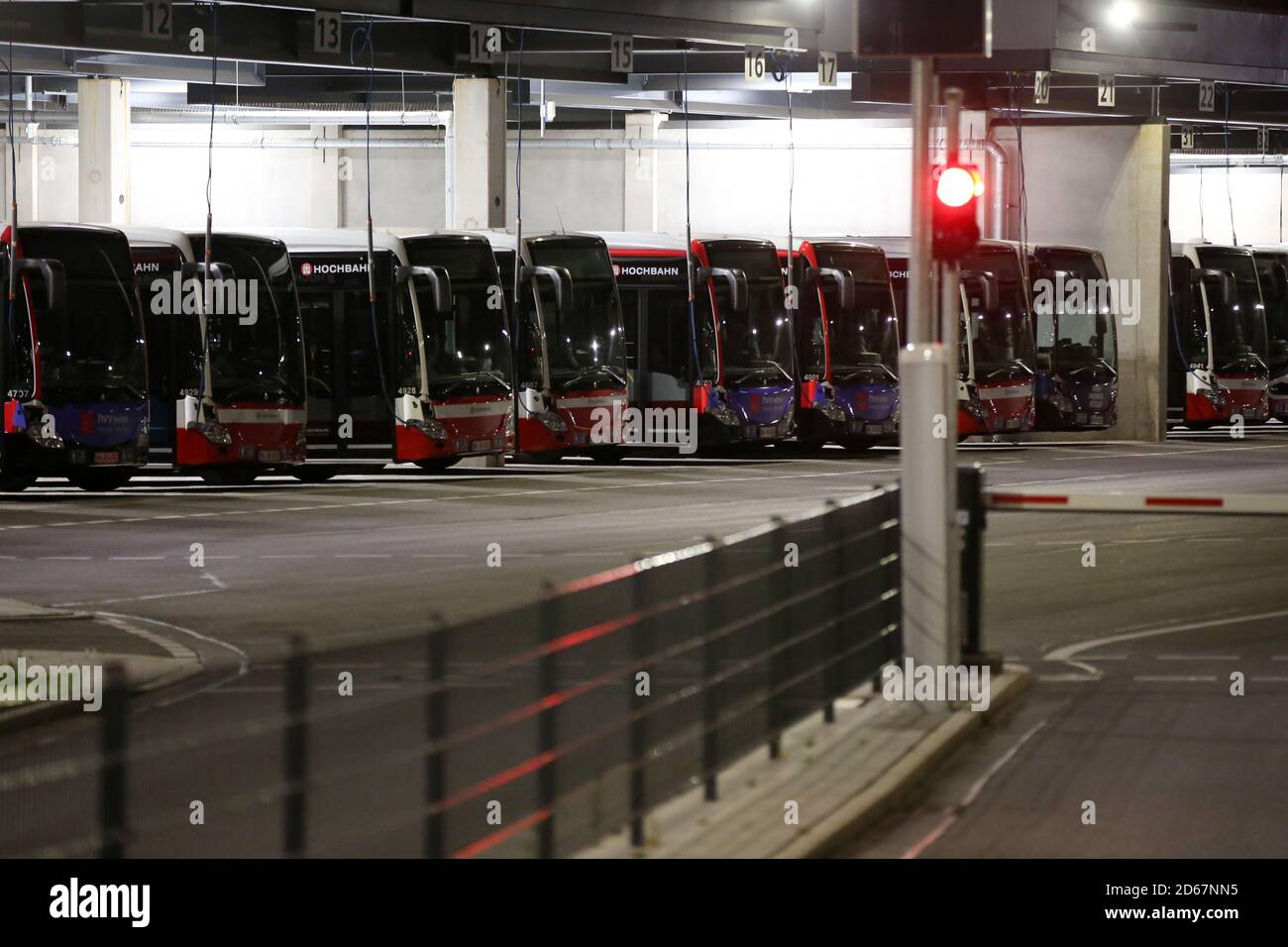 Hochbahn bus hi-res stock photography and images - Alamy