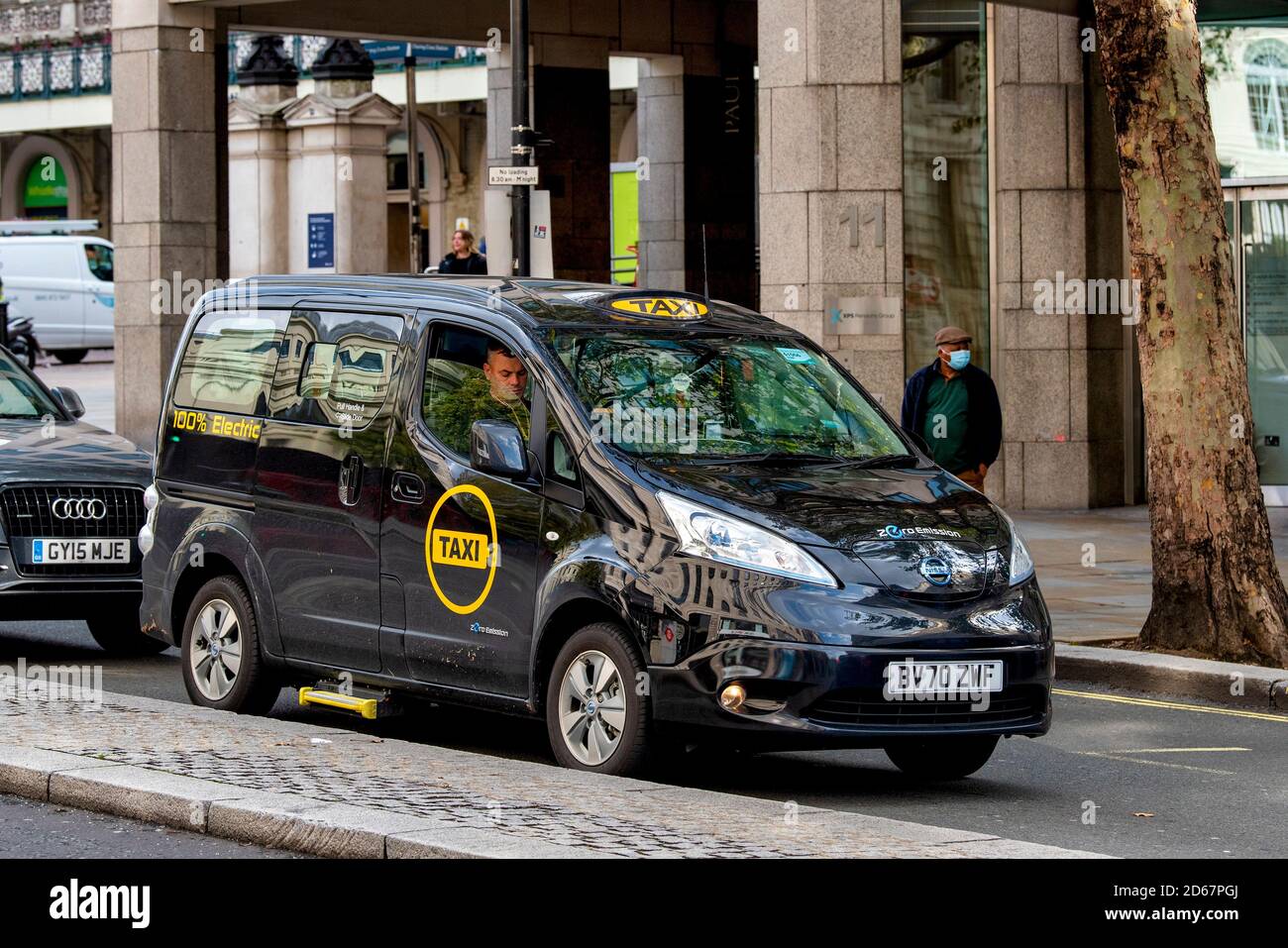London, UK. 14th Oct, 2020. London's first electric taxi since the ...
