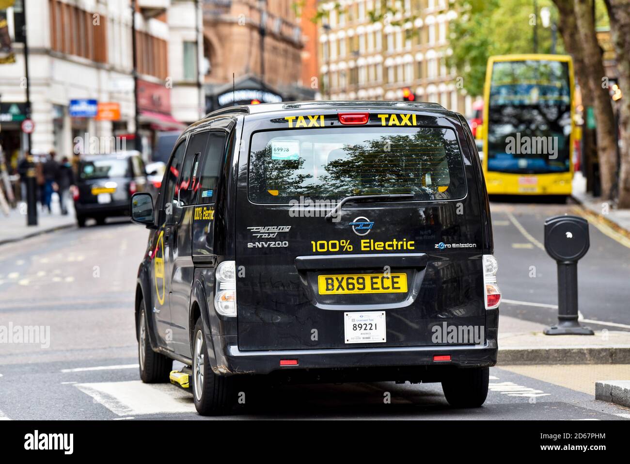 London, UK. 14th Oct, 2020. London's first electric taxi since the ...