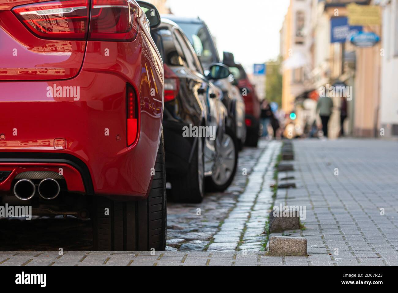 Car parking along the roadside hi-res stock photography and images - Alamy