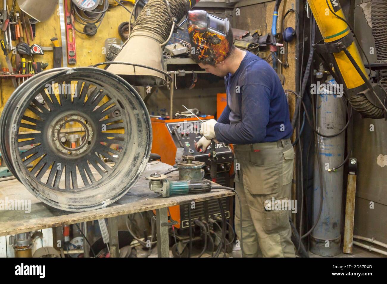 Tig welding car hi-res stock photography and images - Alamy